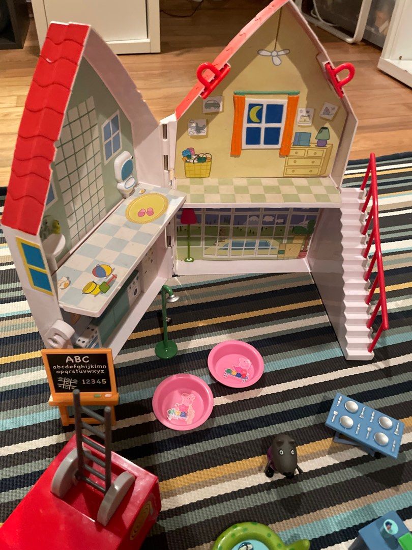 Peppa Pig plastic toy set, Babies & Kids, Infant Playtime on Carousell