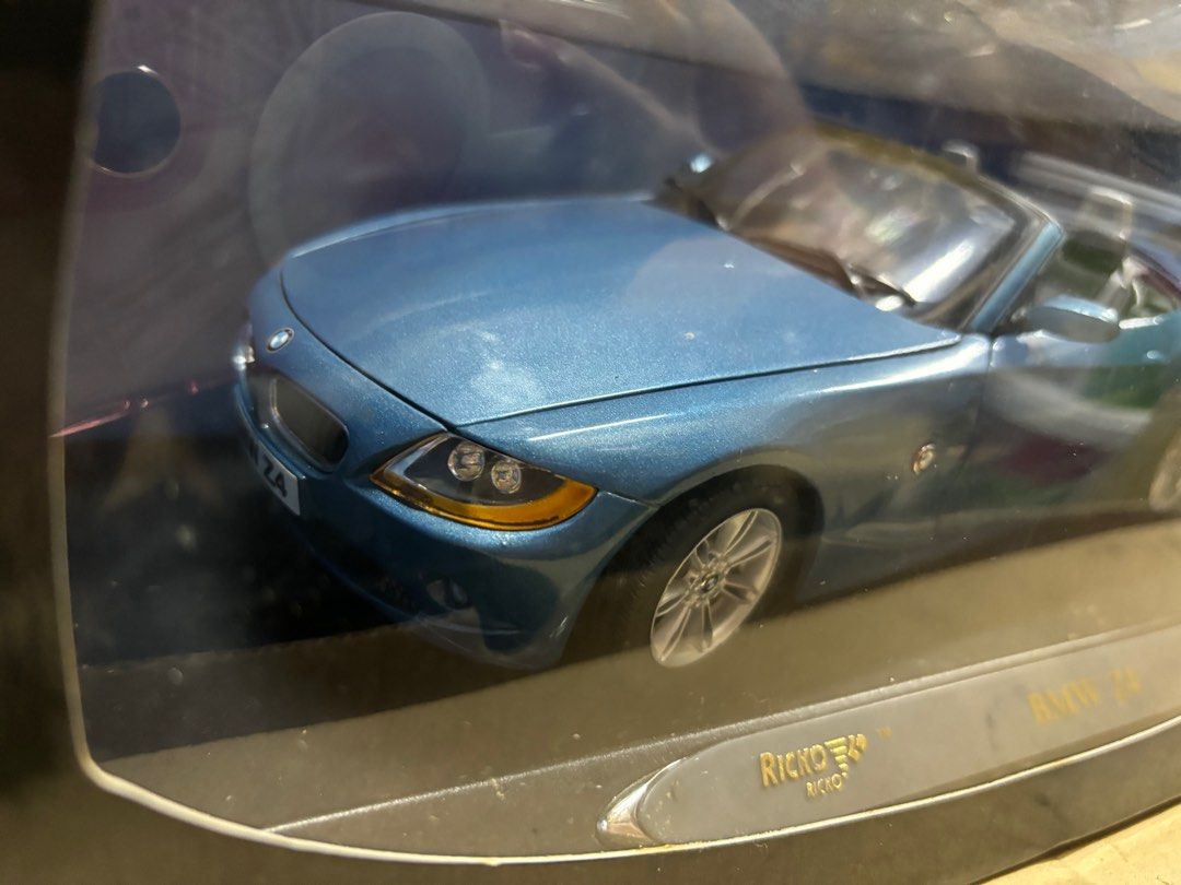 Ricko BMW Z4 3.0i Spider Open 2002 - Blue (1:18 scale), Hobbies & Toys ...