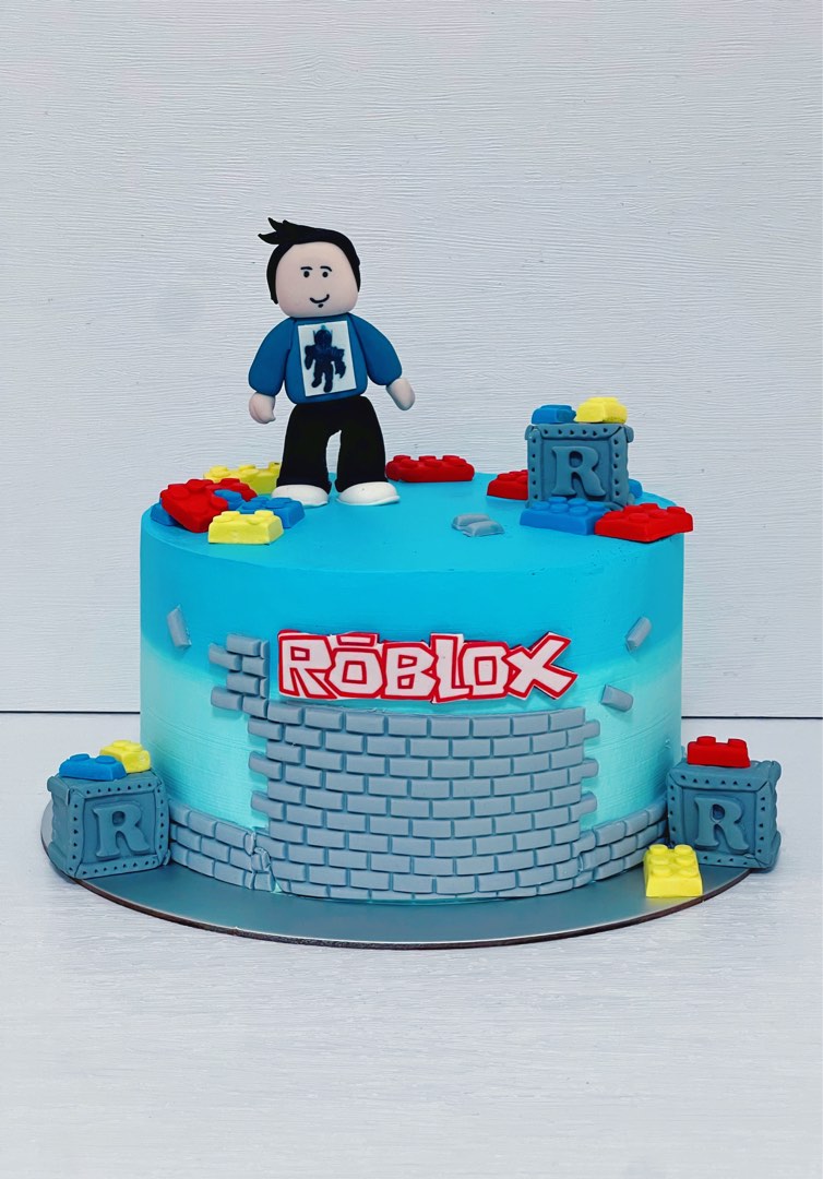 Roblox Cake, Food & Drinks, Homemade Bakes on Carousell