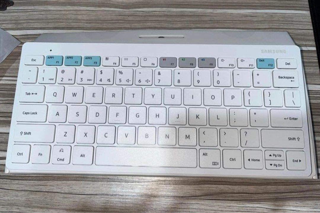 Samsung keyboard, Computers & Tech, Laptops & Notebooks on Carousell