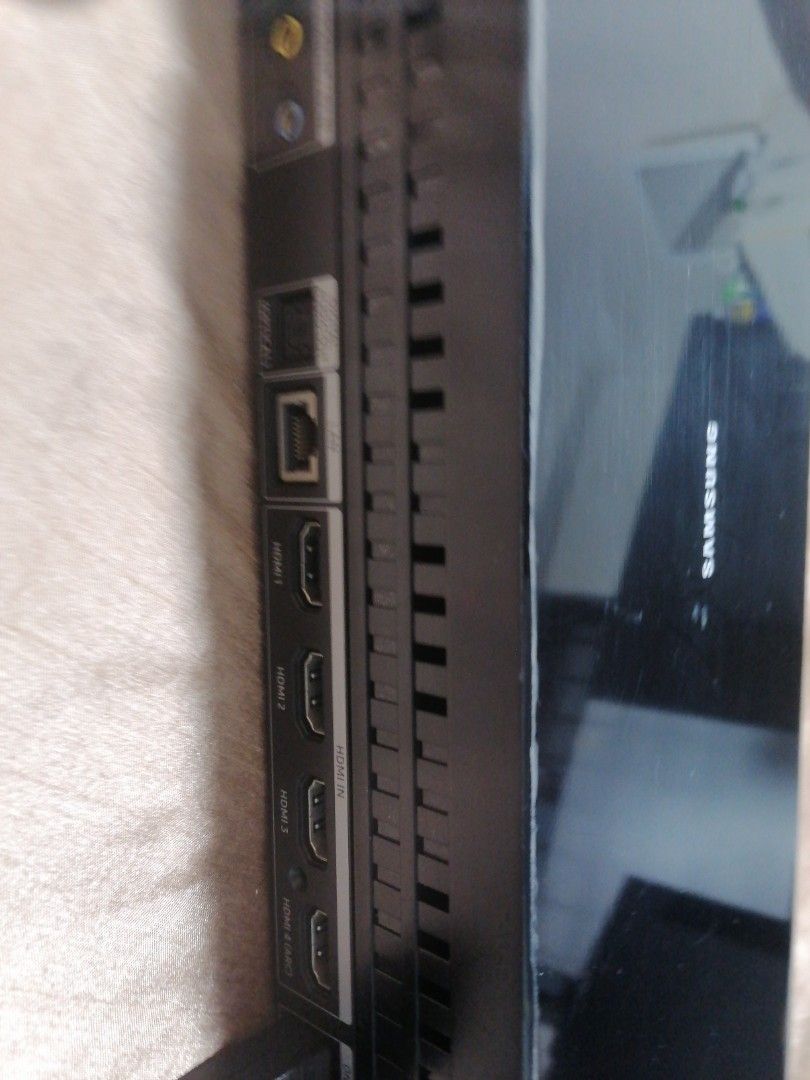 Samsung Q7 Q8 one connect, TV & Home Appliances, TV & Entertainment, TV ...