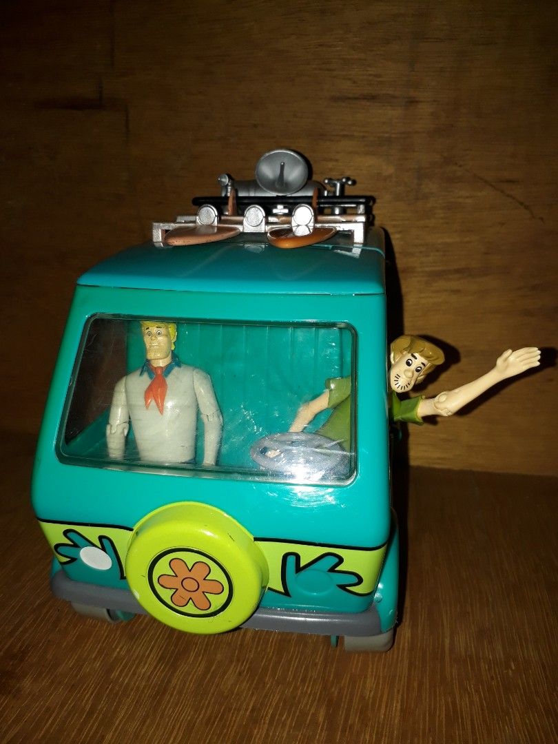 scooby doo van & figure, Hobbies & Toys, Toys & Games on Carousell
