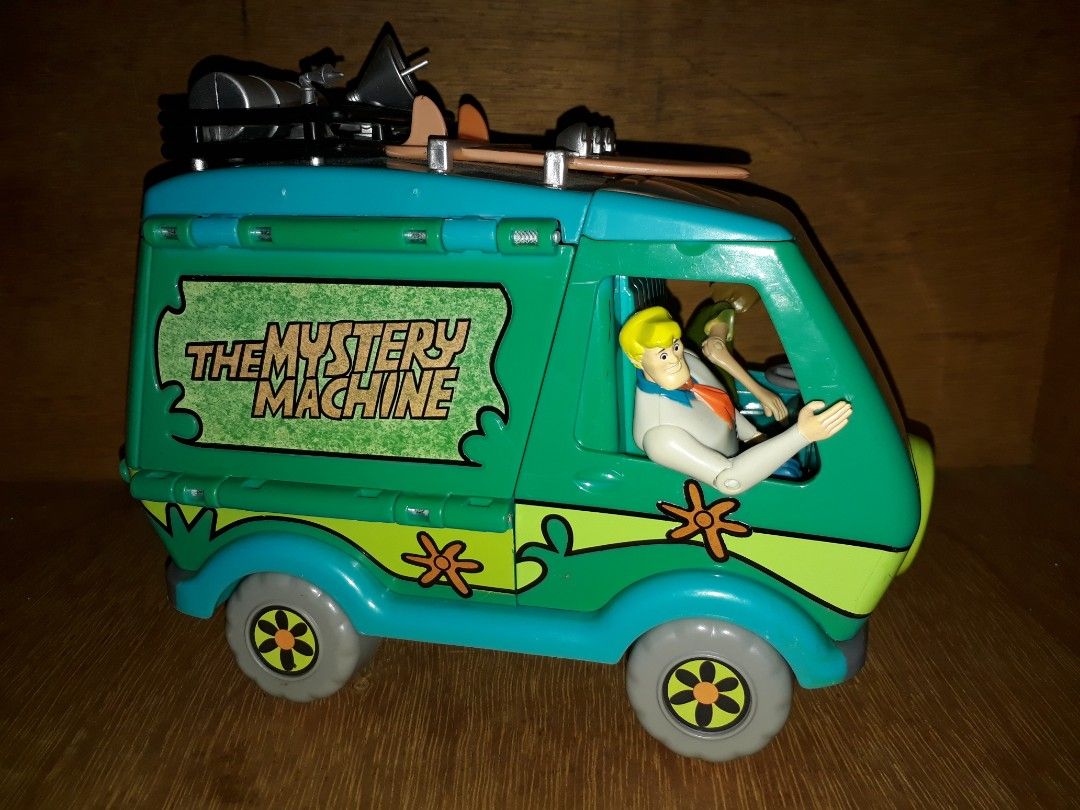scooby doo van & figure, Hobbies & Toys, Toys & Games on Carousell