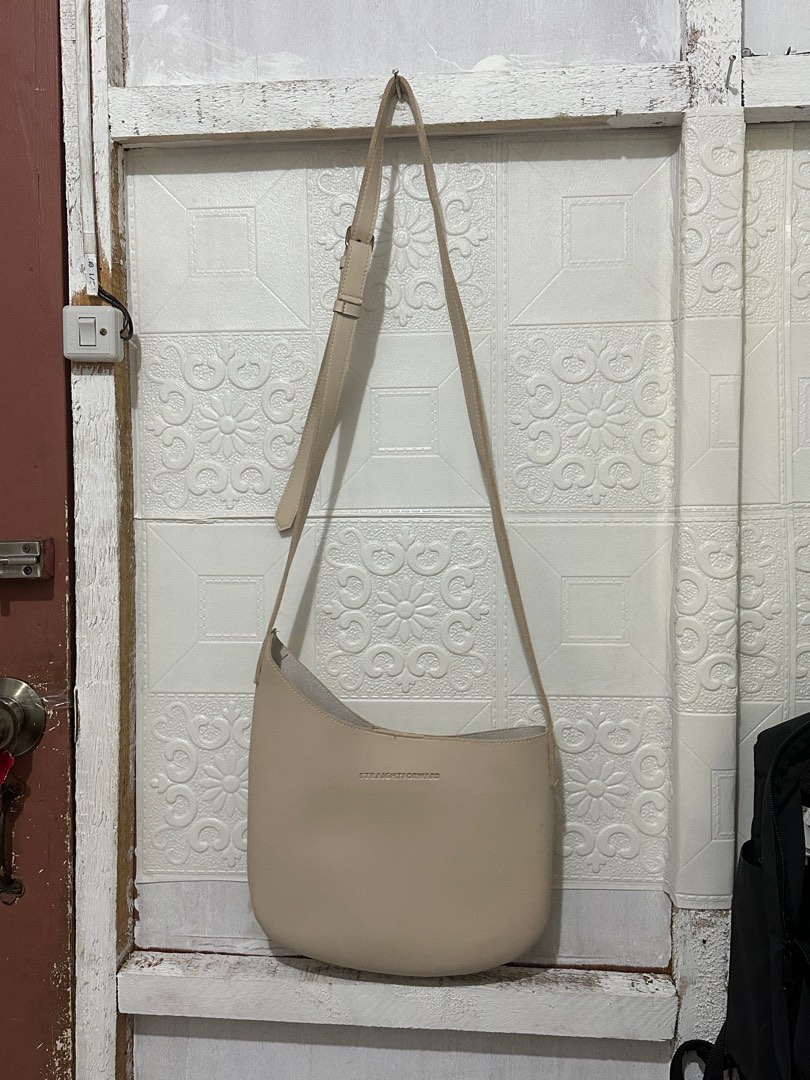 Straight Forward Sling Bag, Women's Fashion, Bags & Wallets, Cross-body ...