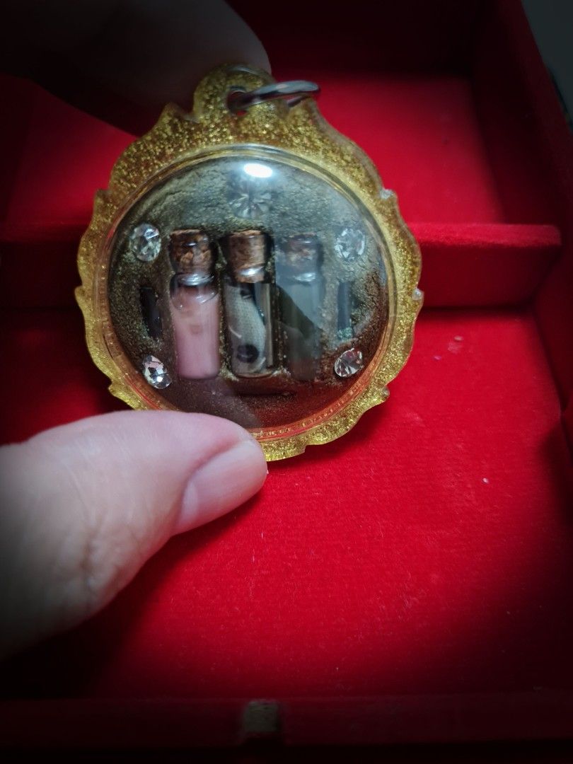 Thai amulet, Hobbies & Toys, Memorabilia & Collectibles, Religious ...