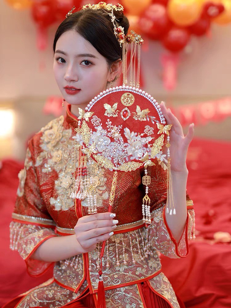 Chinese Bridal Fan 新娘团扇, Women's Fashion, Dresses & Sets, Traditional ...