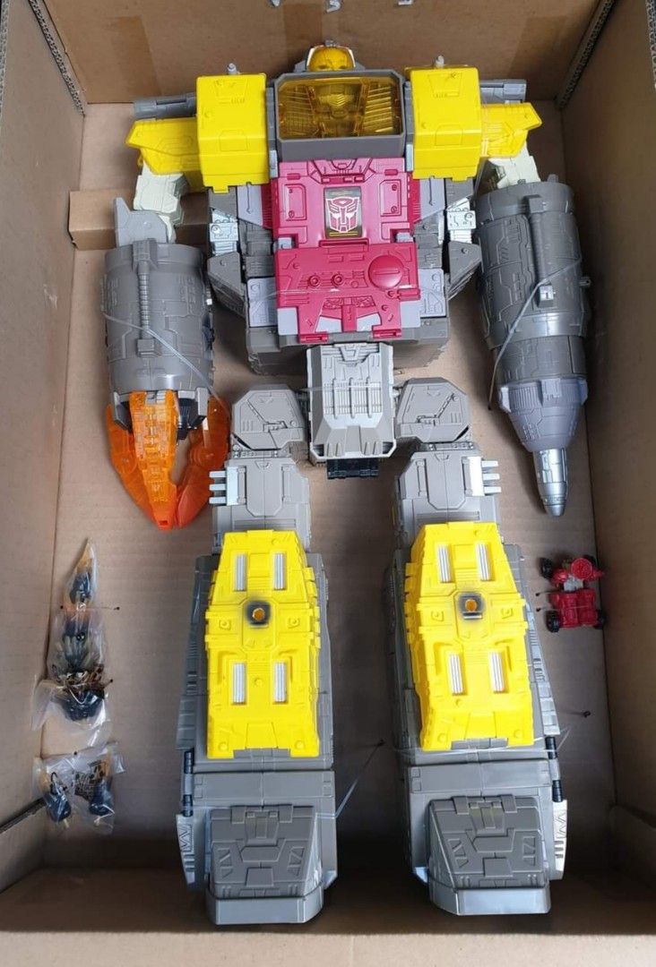 Transformers Siege Omega Supreme Transformers kingdom earthrise war for ...