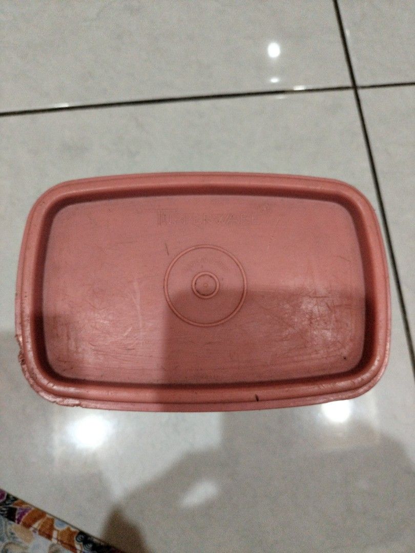 Tupperware kotak, Kitchen & Appliances di Carousell