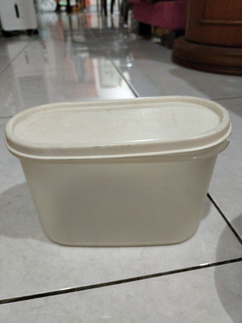 Tupperware kotak, Kitchen & Appliances di Carousell
