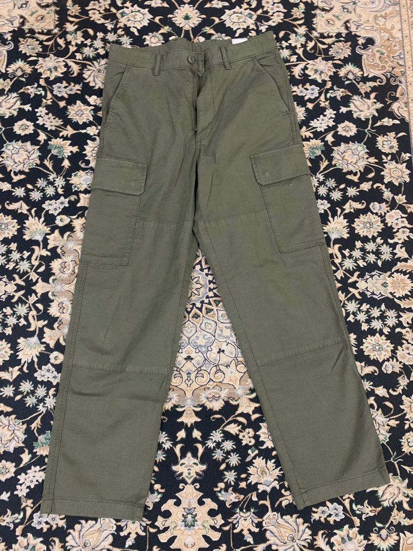 UNIQLO CARGO, Men's Fashion, Bottoms, Chinos on Carousell