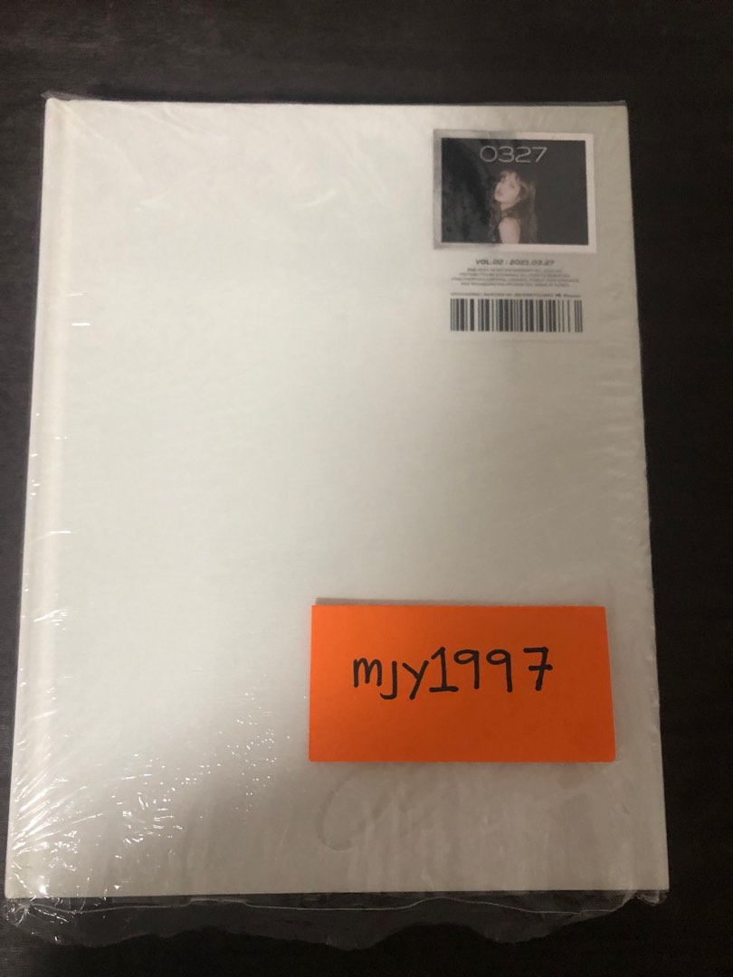 Unsealed Lisa Photobook 327 Vol. 2, Hobbies & Toys, Memorabilia ...