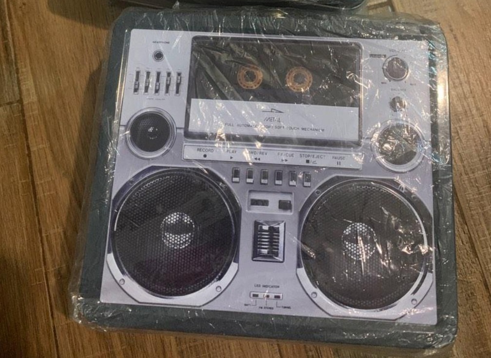 [06] Boom Box Tin Lunch Box, Hobbies & Toys, Memorabilia & Collectibles ...