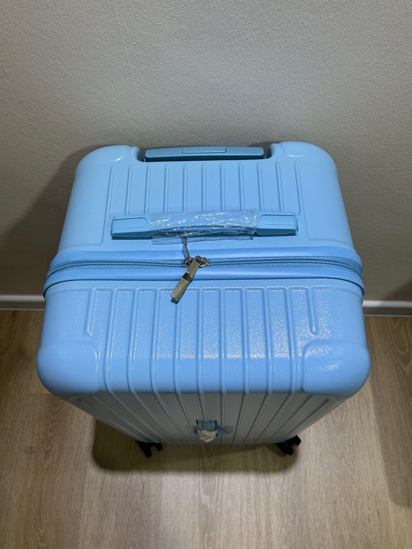 28” Rectangle Luggage, Hobbies & Toys, Travel, Luggage on Carousell
