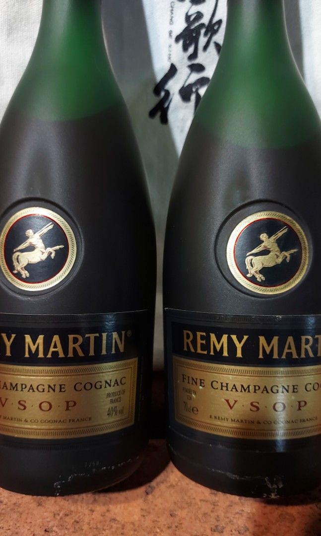不議價！正貨！90年代 人頭馬 圓章VSOP REMY MARTIN 700ml, 嘢食 & 嘢飲, 酒精飲料 - Carousell