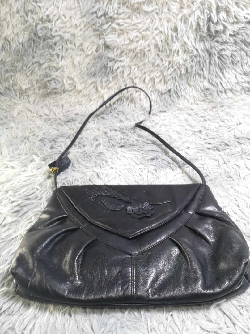 Black Leather SnapClosure Crossbody Bag, Women's Fashion, Bags ...