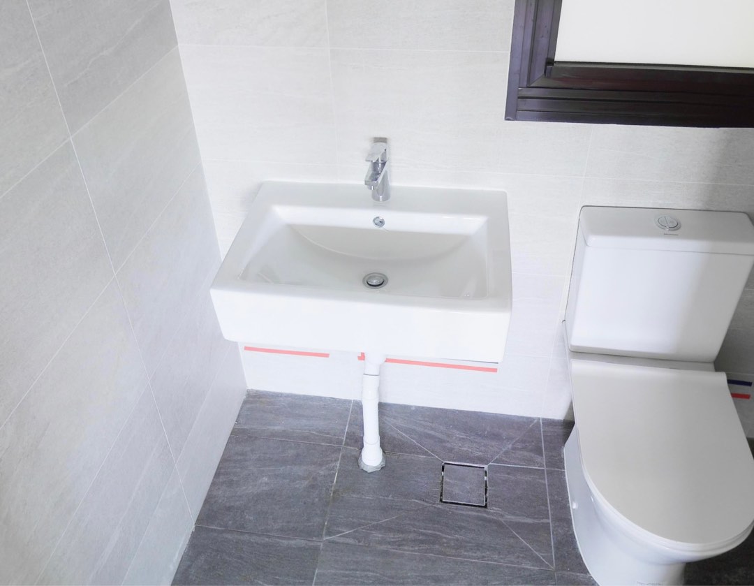 BTO Toilet Master Bedroom Sink, Furniture & Home Living, Bathroom ...