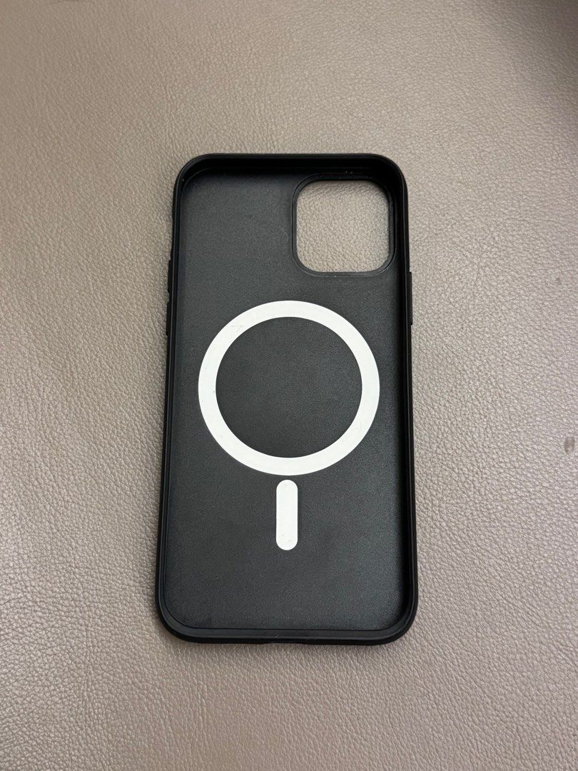 Casetify mirror case with MagSafe iPhone 12鏡面, 手提電話, 電話及其他裝置配件, 手機套及手機殻 ...