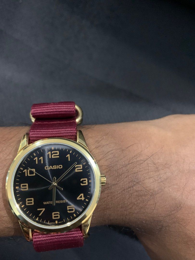 Casio MTP-V001 (Black & Gold), Men's Fashion, Watches & Accessories ...