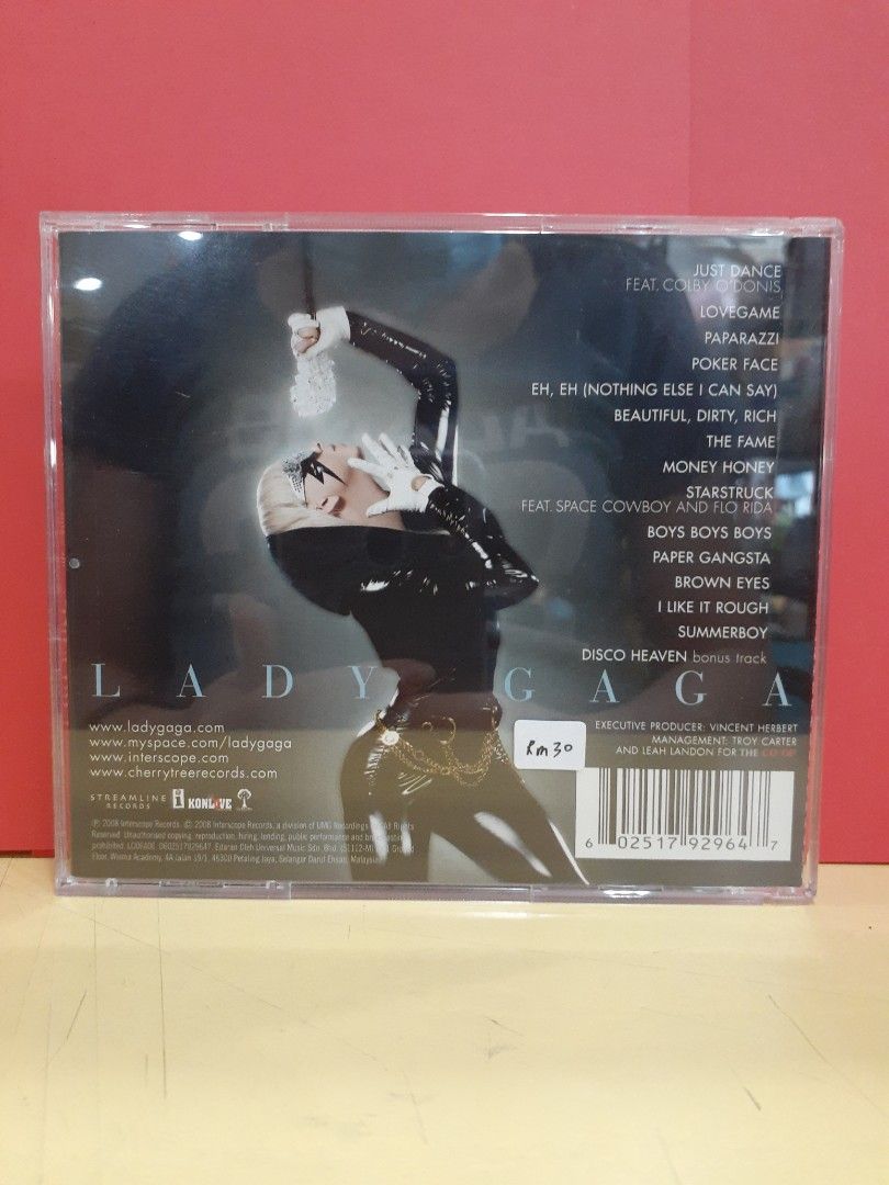 (CD) Lady Gaga The Fame, Hobbies & Toys, Music & Media, CDs & DVDs on Carousell