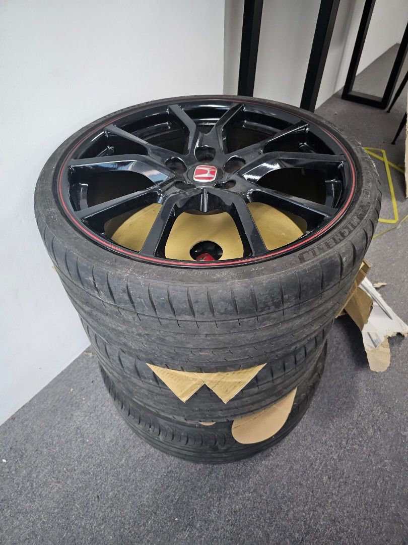 Civic tyre r fk8 original 20 rim, Car Accessories, Tyres & Rims on ...