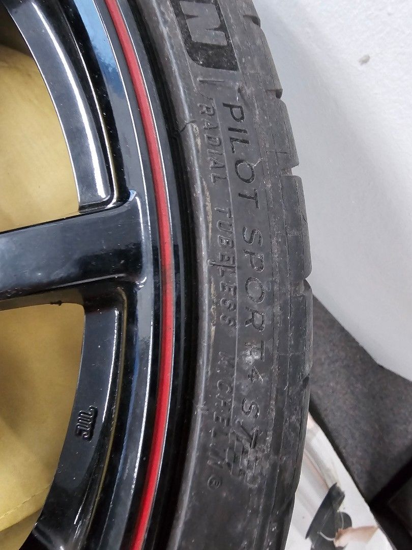 Civic tyre r fk8 original 20 rim, Car Accessories, Tyres & Rims on ...