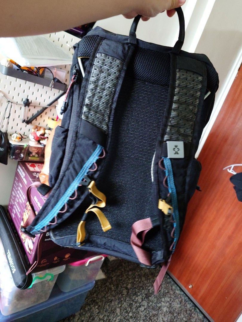 Crumpler beaten track 20L backpack, Men's Fashion, Bags, Backpacks on ...