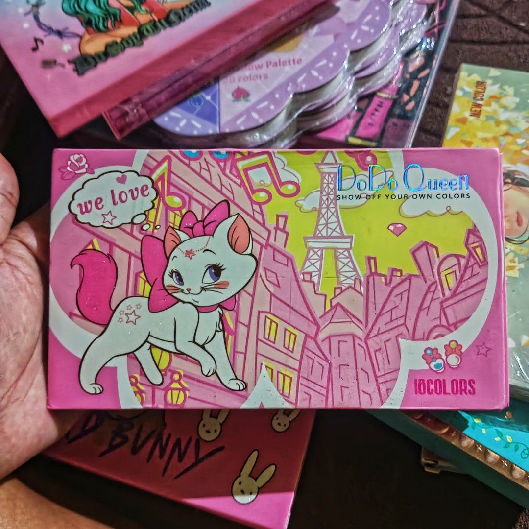 Dodo Queen eyeshadow palette, Beauty & Personal Care, Face, Makeup on ...