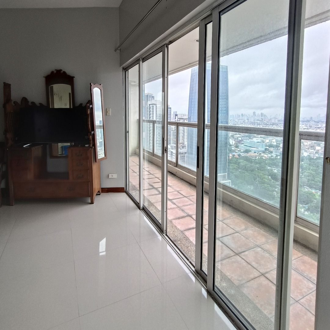 Elizabeth Place in Makati City - 268 SQM Penthouse Unit For Sale ...