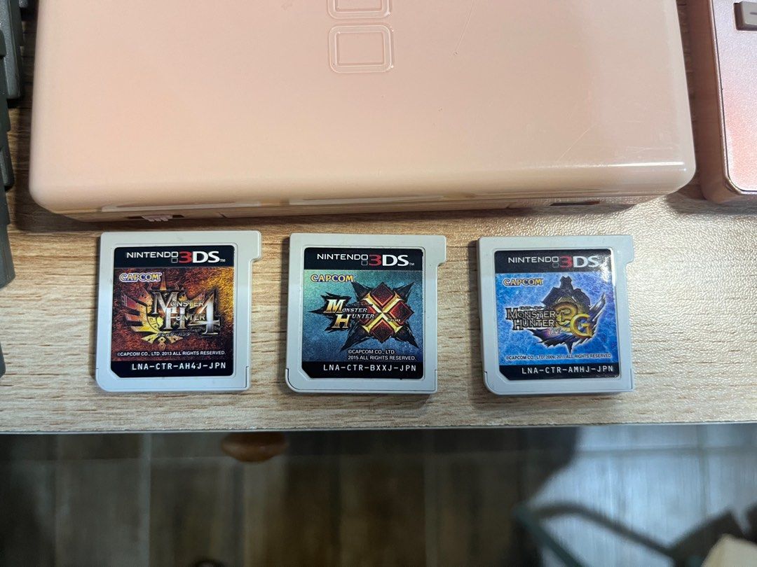 Four Consoles + 20 GBA Carts + 3 2DS/3DS Cartridges, Video Gaming ...