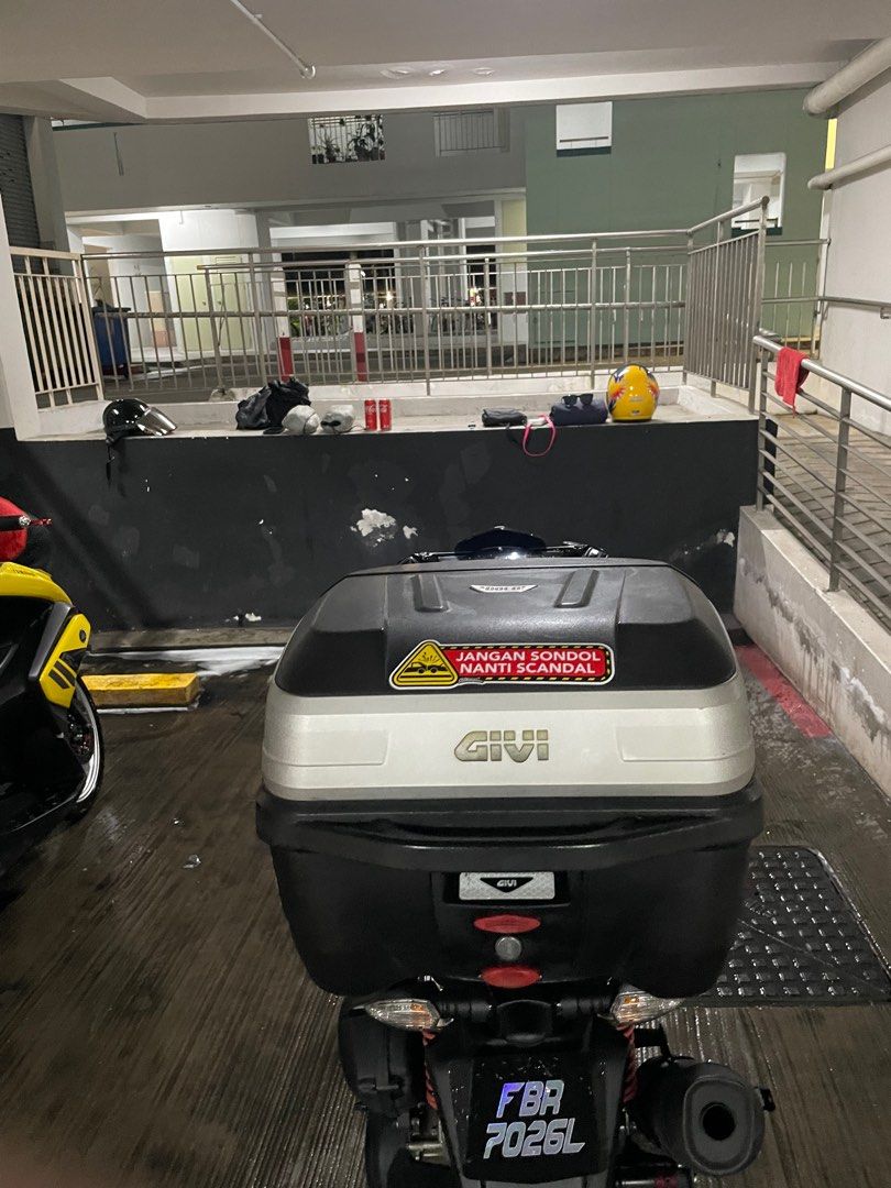 Givi box with Aerox V1 Rack, Motorcycles, Motorcycle Accessories on ...