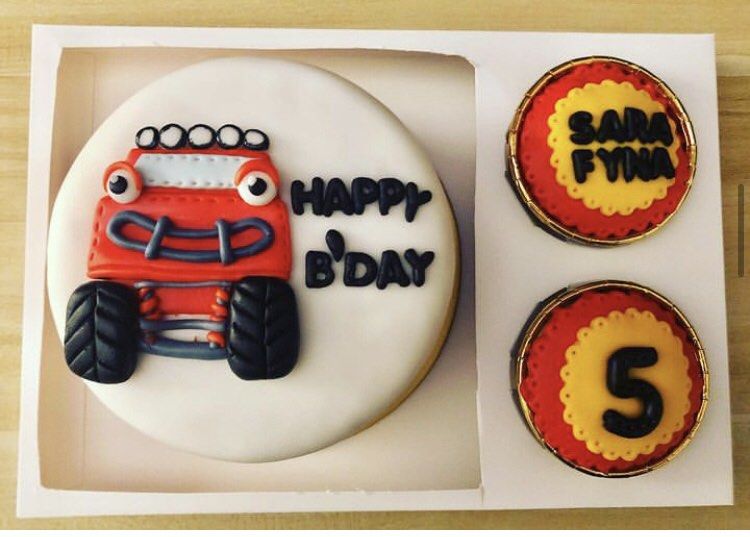 Halal Bento Cake, Food & Drinks, Homemade Bakes on Carousell
