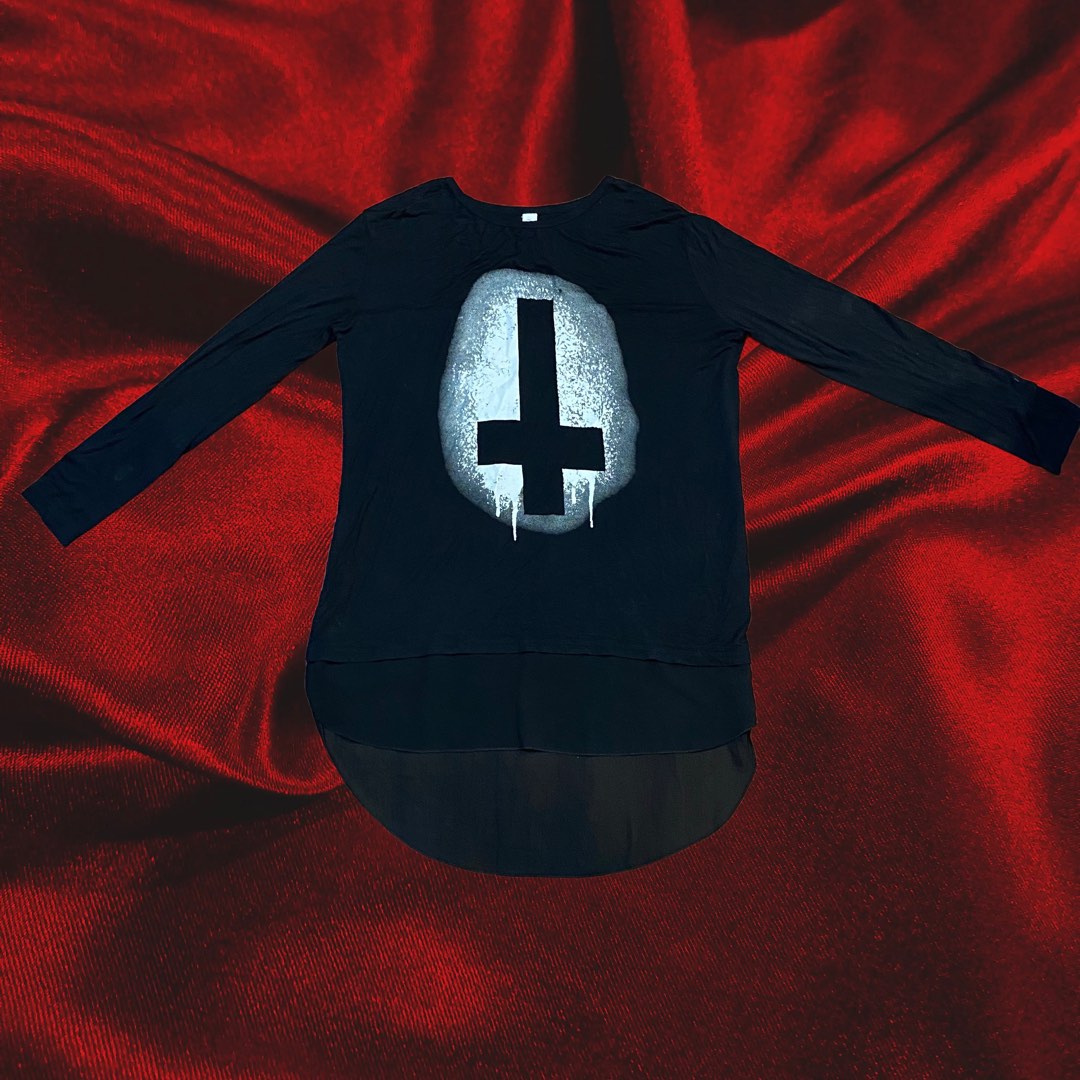 Inverted Cross Vampire Goth Emo Black Long Sleeves, Women's Fashion ...