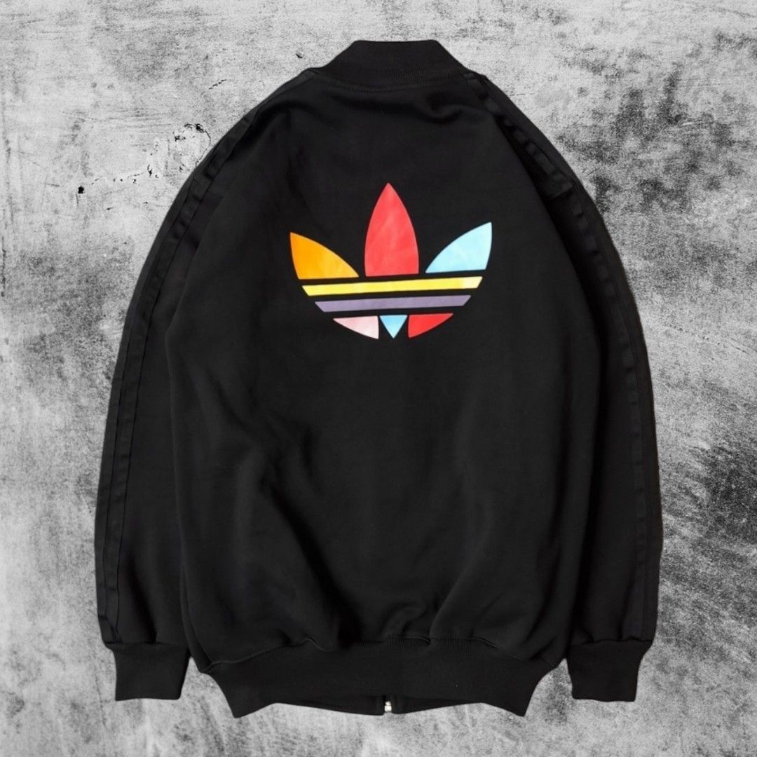 Jaket Tracktop Adidas Pharrell Williams Hitam, Fesyen Pria, Pakaian , Baju Luaran di Carousell