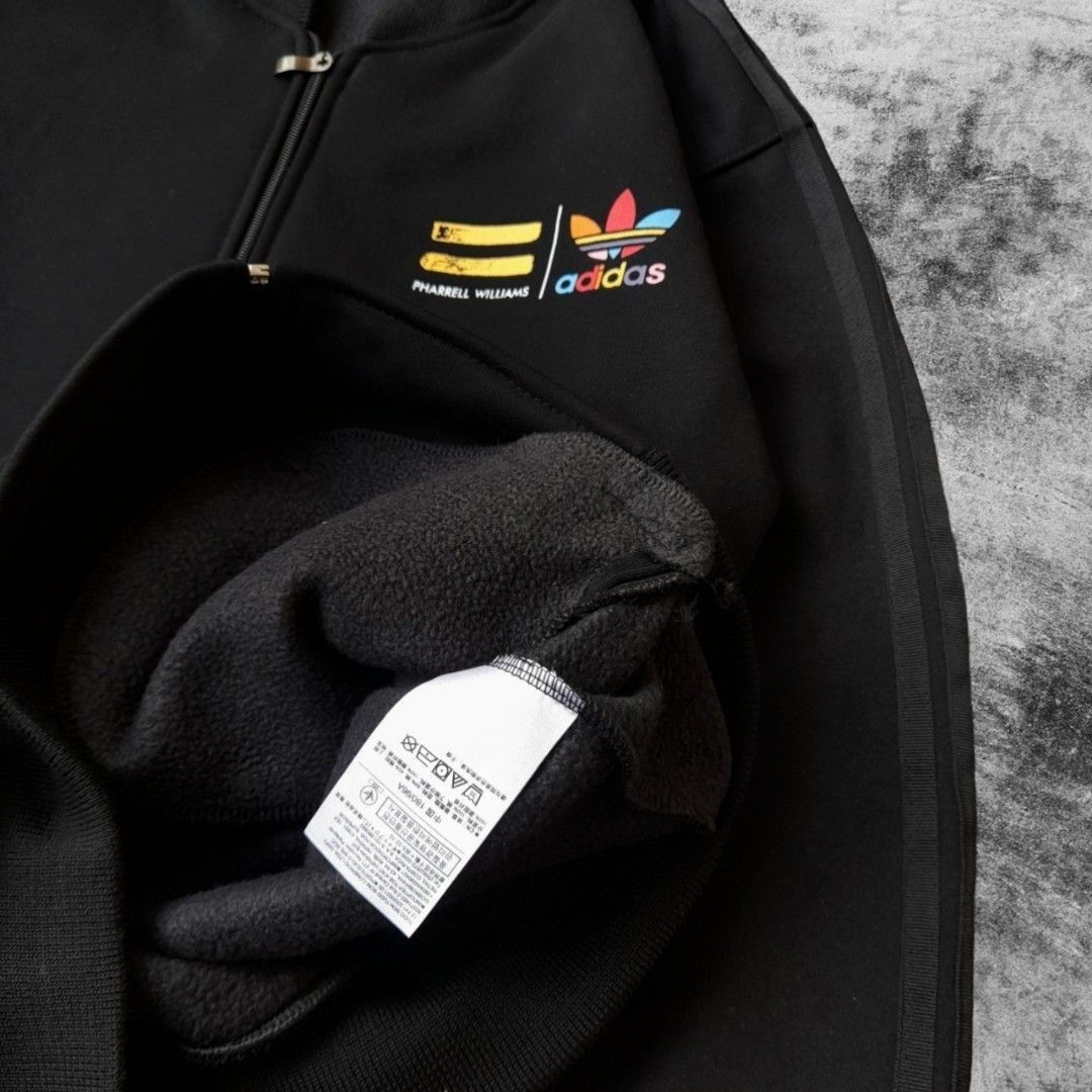 Jaket Tracktop Adidas Pharrell Williams Hitam, Fesyen Pria, Pakaian , Baju Luaran di Carousell