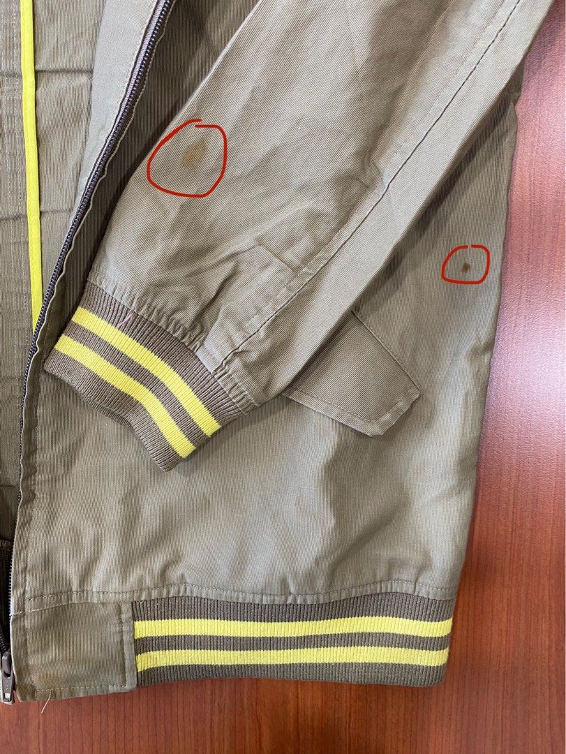 Khakis Jacket, Men's Fashion, Coats, Jackets and Outerwear on Carousell