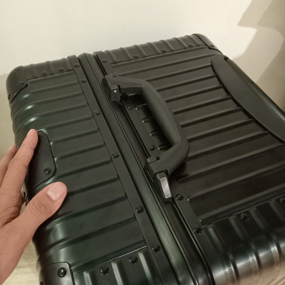Koper rimowa trunk full black, Barang Mewah, Tas & Dompet di Carousell
