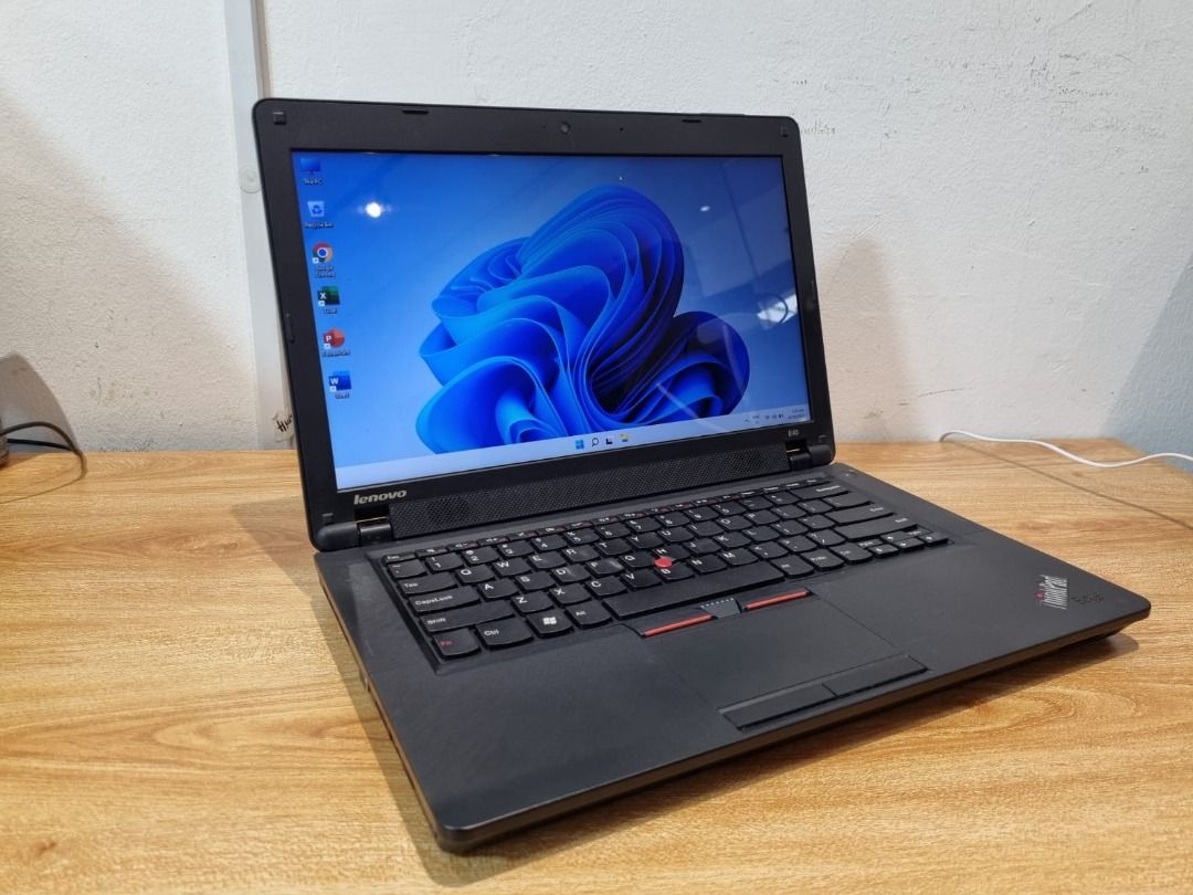 Lenovo 14 Inch i7 SSD Laptop - Windows 11 - Good Condition - Large ...