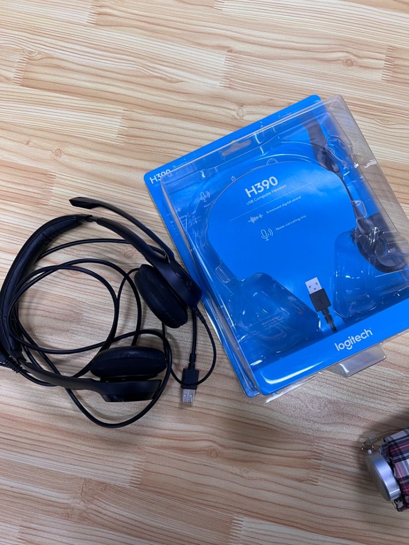 logi headphones office, Audio, Headphones & Headsets on Carousell