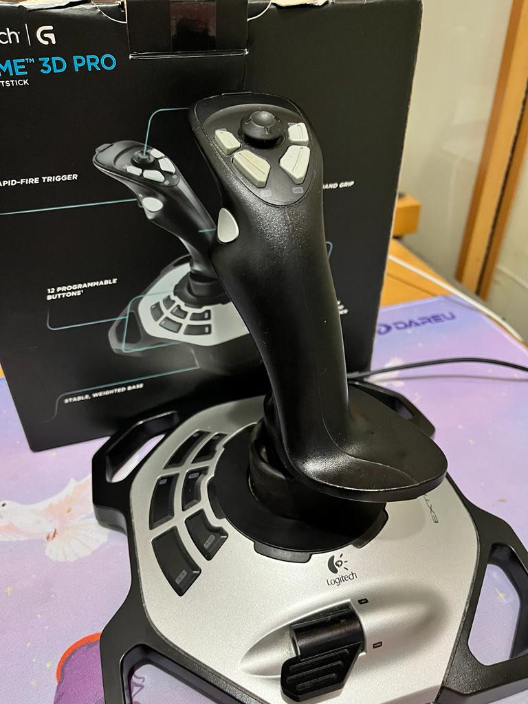 Logitech Extreme 3D Pro Joystick, 電子遊戲, 電子遊戲機, 其他 - Carousell