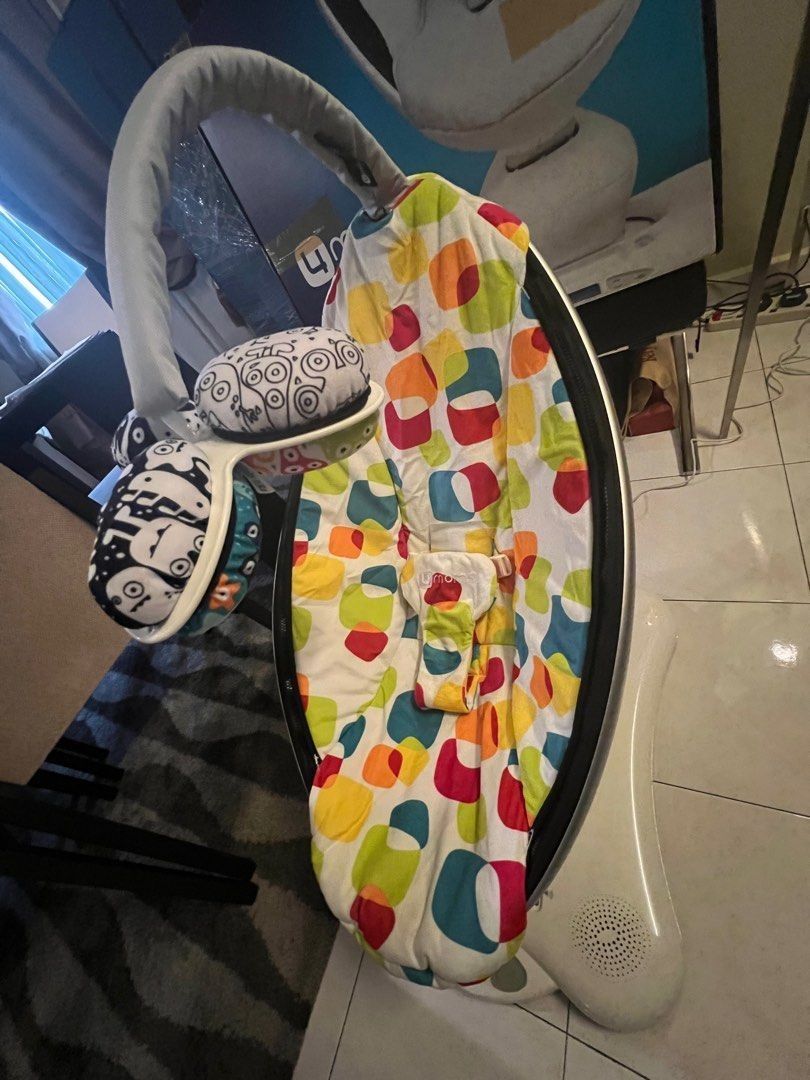 Mamaroo 2.0 Multicolor, Babies & Kids, Baby Nursery & Kids Furniture ...