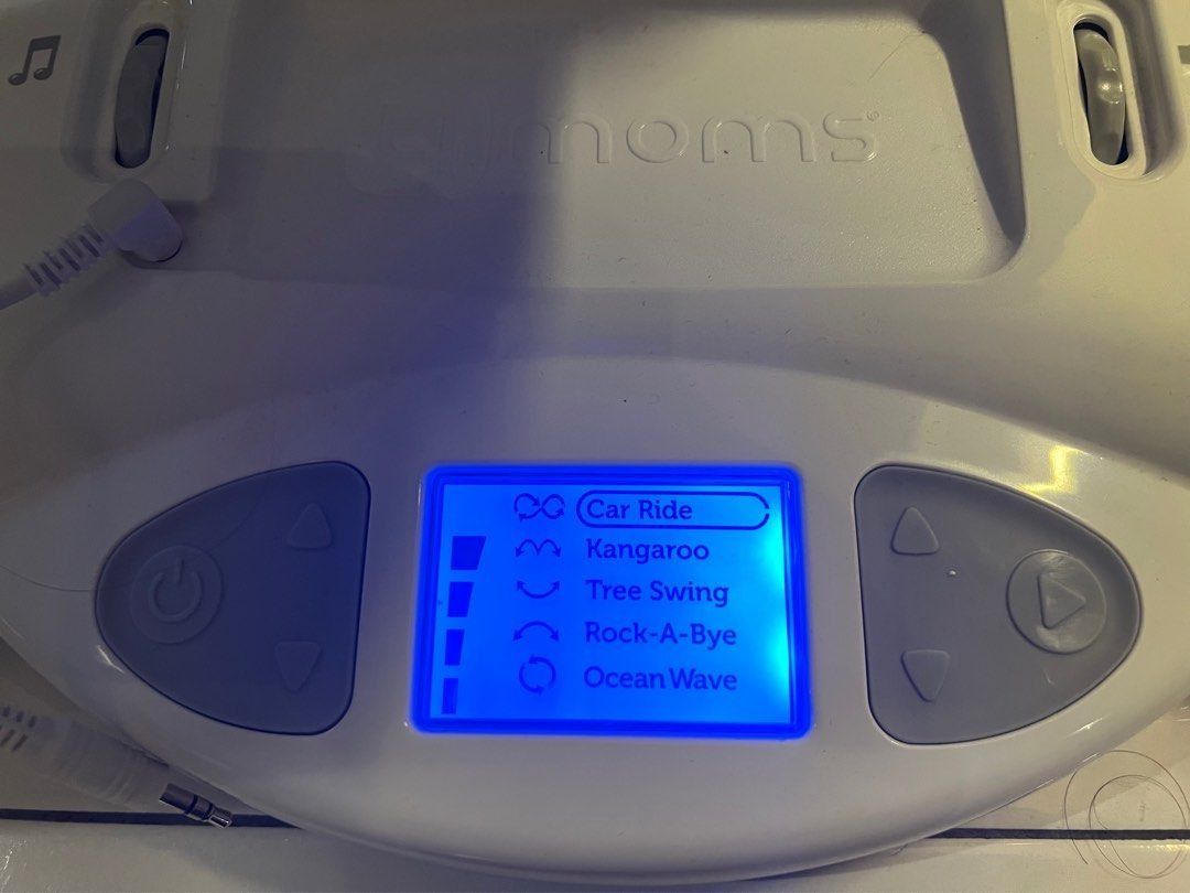 Mamaroo 2.0 Multicolor, Babies & Kids, Baby Nursery & Kids Furniture ...