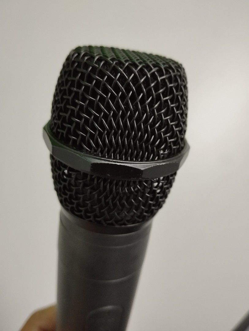Microphone AA battery operated, Audio, Microphones on Carousell