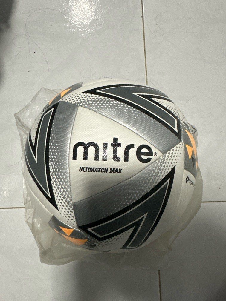 Mitre Ultimatch Max, Sports Equipment, Sports & Games, Racket & Ball Sports on Carousell