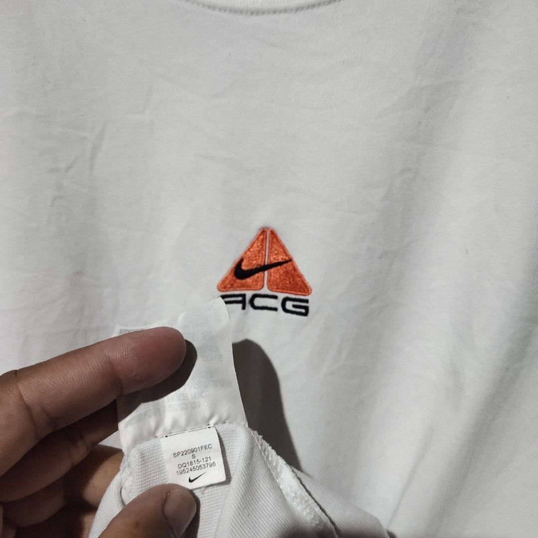 NIKE ACG MID LOGO, Men's Fashion, Tops & Sets, Tshirts & Polo Shirts on ...