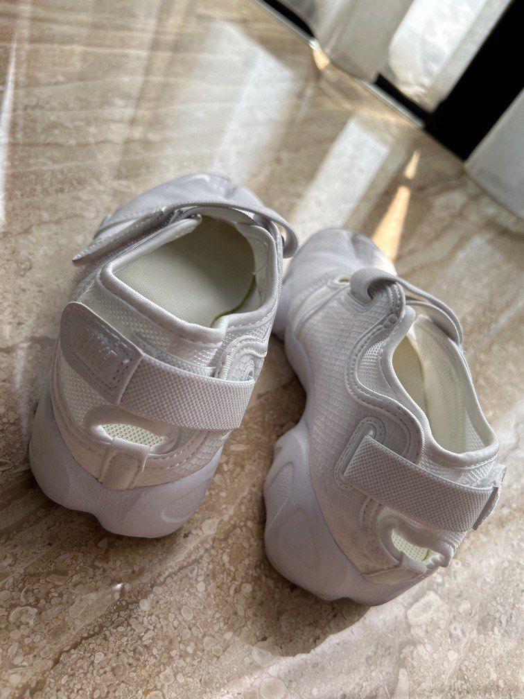Nike Air Rift (white), Women's Fashion, Footwear, Sneakers on Carousell