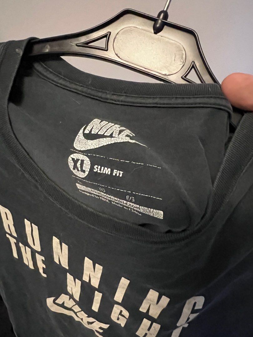 Nike running the night 短T, 他的時尚, 休閒運動服飾在旋轉拍賣