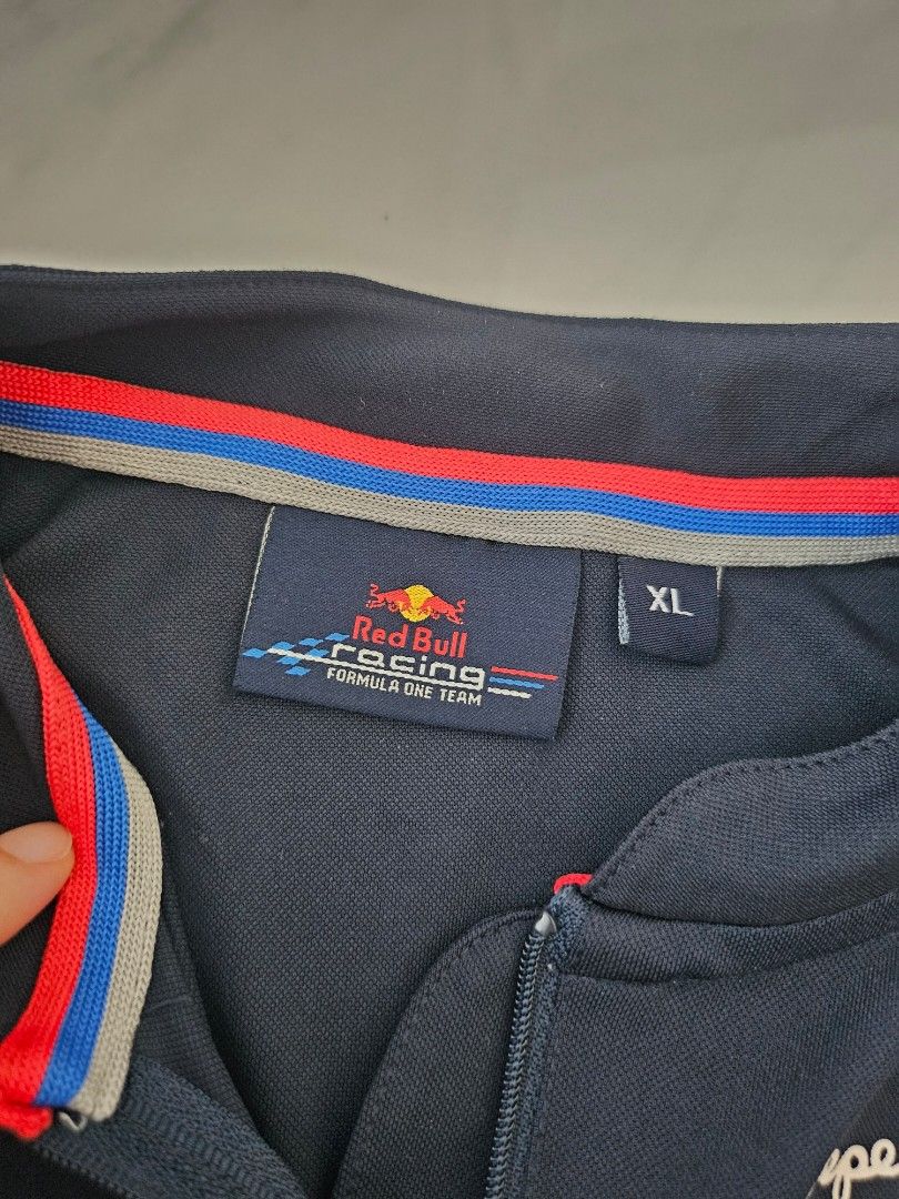 Original Redbull Racing F1 top, Men's Fashion, Tops & Sets, Tshirts ...