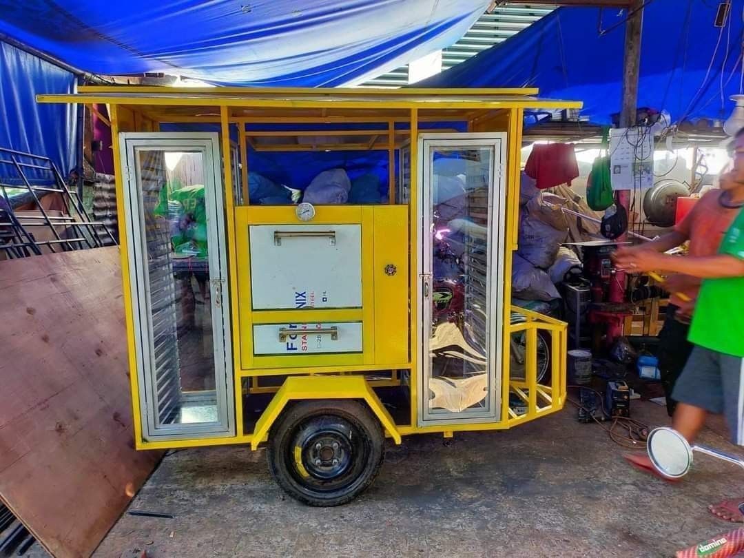 Pandesal Maker Looking for Business! Rolling Pandesal Maker with Heavy ...