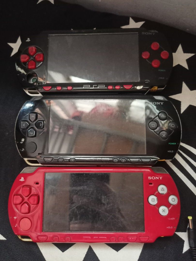 PSP 1000 and PSP 2000 (I'm selling all 3 of them), Video Gaming, Video ...