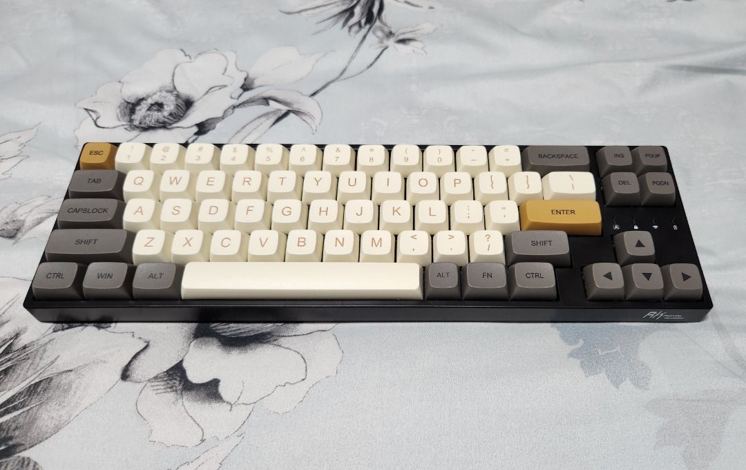 Customised Royal Kludge RK68 Plus RGB Tri-mode (Bluetooth/2.4G/Wired ...